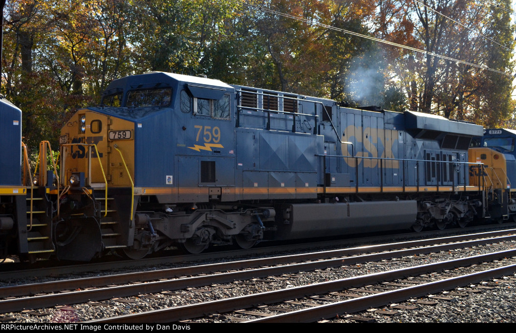 CSX ES44AH 759 on Q418-06